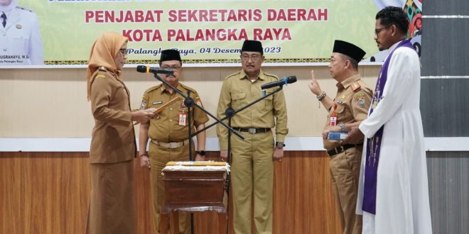 Pj Wali Kota Palangka Raya Lantik Pj Sekda - KaltengKita Pj Wali Kota Palangka Raya Lantik Pj Sekda - KaltengKita